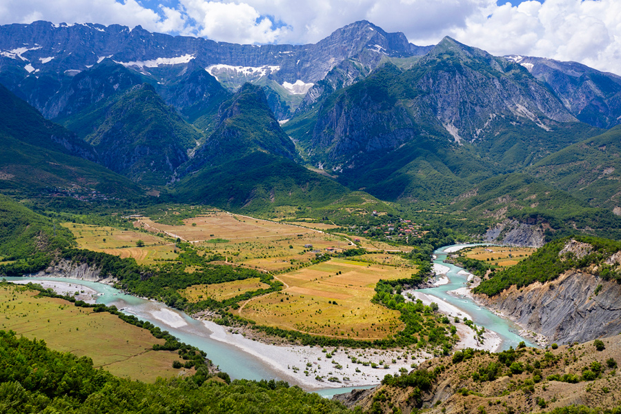 Čudovita reka Vjosë in topli vrelci Bënja, Albanija - Popotniški blog ...